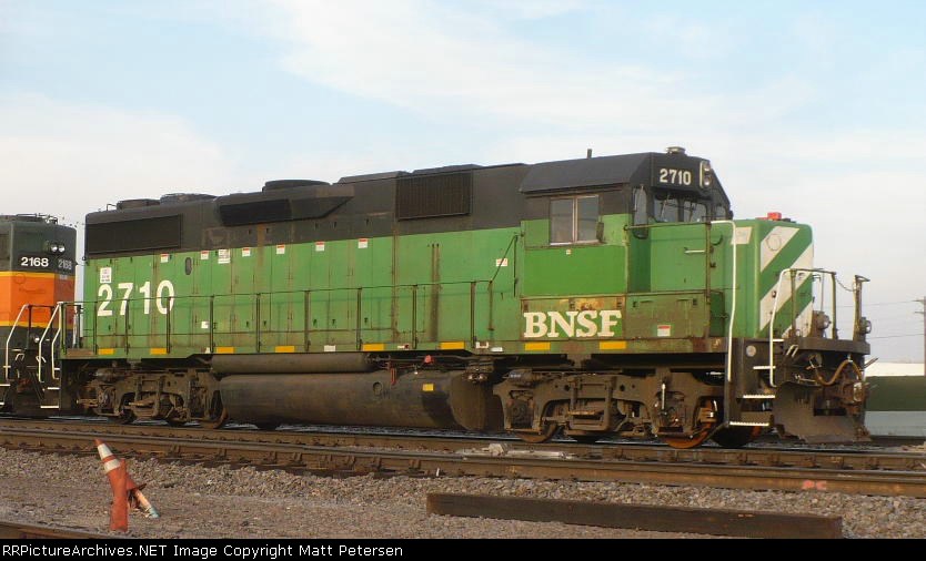BNSF 2710